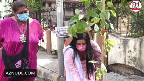 Niharica Raizada Wardrobe Malfunction Showing Boobs In Public Aznude