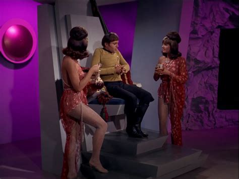 Star Trek 2 X 8 I Mudd Alyce And Rhae Andrece As Alice Star Trek Trek Mudd