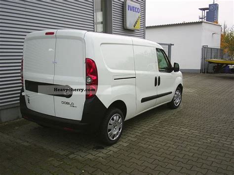 Fiat Doblò van MAXI SX 1 6 Multijet 2011 Box type delivery van long Photo and Specs