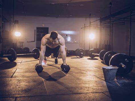 The 7 Best Dumbbell Push Ups Exercises You Should Do