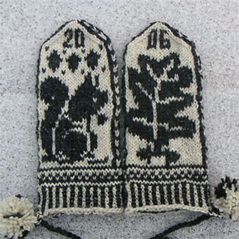 Ravelry Squirrel And Oak Mittens Pattern By Adrian Bizilia