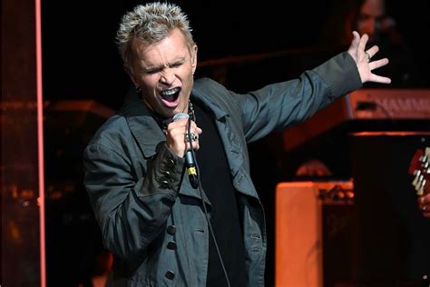 Billy Idol Is Still Battling Dangerous Staph Infection Drgnews