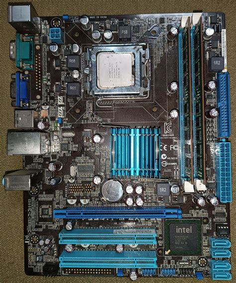 Где находится микросхема БИОС на материнской плате? - Компьютерный форум