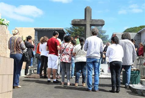 Dia De Finados Cemitérios De Curitiba Têm Horário Especial