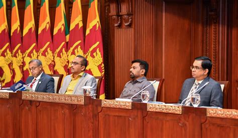 Anura ප්‍රවාහන මහාමාර්ග වරාය සහ සිවිල් ගුවන් සේවා අමාත්‍යාංශය සහ ‘ක්ලීන් ශ්‍රී ලංකා වැඩසටහන