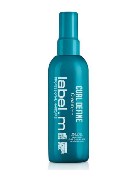 label m Curl Define Foam Lobbýið