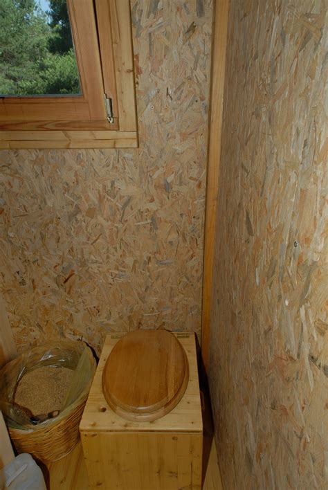 Maison écologique De José Bové Contemporary Powder Room Other