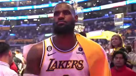 Lebron James Walks Off With Time Left On Clock As Lakers Go Down 0 3 To Nuggets