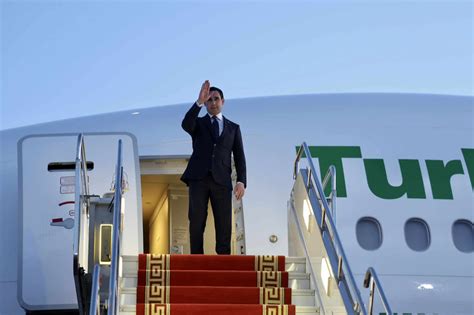 Монгол Улсын Ерөнхийлөгч Ухнаагийн Хүрэлсүхийн урилгаар хүрэлцэн ирсэн Туркменистан Улсын