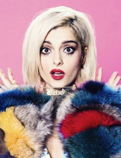 Pin De Elizabeth Jimenez En Bebe Rexha Oficial Bebe Rexha Bleta Rexha Famosas Guapas