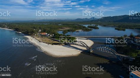 해변 그리고 세계 Restinga Marambaia 비치의 리오 데 자네이 브라질 남미 인근 멋진 해변 들 장소 모래톱 Marambaia 0명에 대한 스톡 사진 및 기타