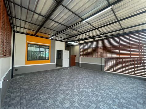 ขายทาวน์เฮ้าส์ ถนนแพรกษา โครงการใหม่ สวย บ้านหลังมุม รีโนเวทใหม่ หมู่บ้านเพชรลดา 3 ติด โรงเรียน