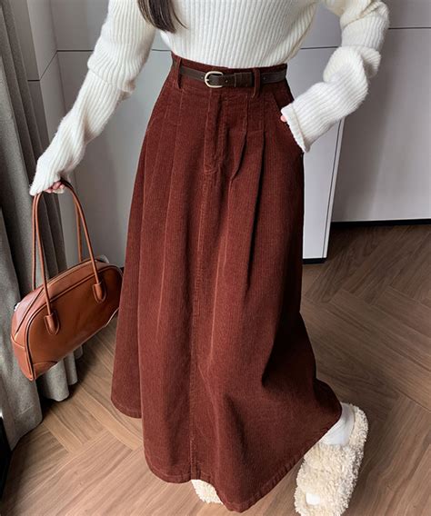 포앤바이앤 벨트포함 핀턱 코듀로이 롱 스커트 하이웨스트 뒷밴딩 투턱 A라인 플레어 골덴 훌스커트 가을 겨울 데이트룩 데일리