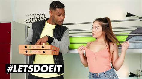 Hornyhostel Bbc Pizza Guy Fucks Ginebra Bellucci In Her Perfect Pussy