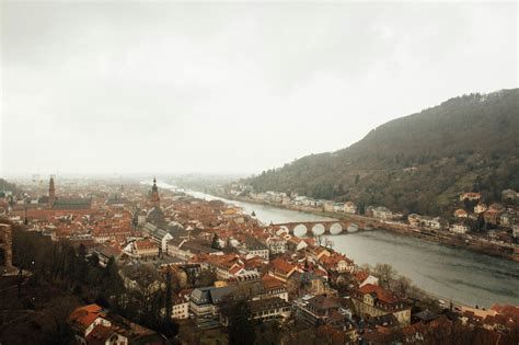 건축 경치 경치가 좋은 고딕 스타일 고딕 양식의 건축물 관광 교회 구시가지 네 카르 강 네카르 강둑 다리 도시 경관 도시 관광지 도시 풍경 도시의