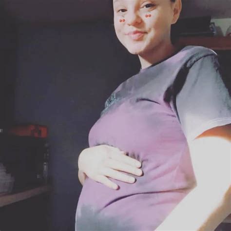 My Belly Getting Bigger By Lorlenafeedee69 On Deviantart