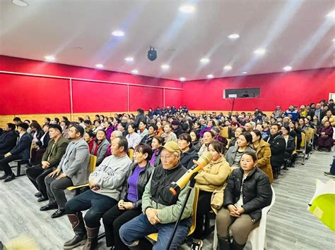 Vip76 Mn ЭРДЭНЭ ӨРГӨН МАНДАХ САЙХАНДУЛААН СУМДАД АЖИЛЛАЖ БАЙНА