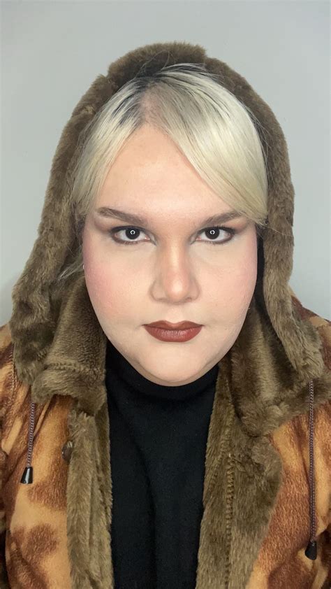 Kiki Glowy ‎آرایش توی دنیای واقعی اینشکلیه پس خودت رو دوست داشته باش🤗