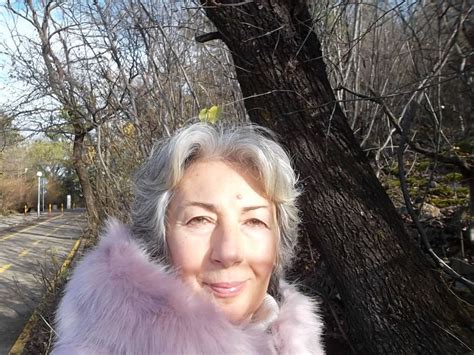 Анета Николова Здравейте