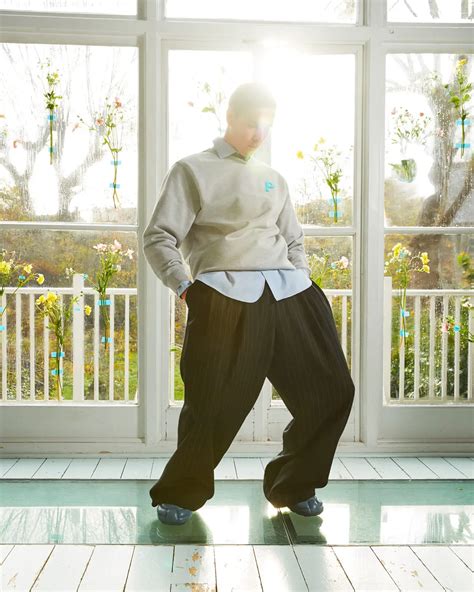 헐리우드 해리스 디킨슨 영국출신 인증