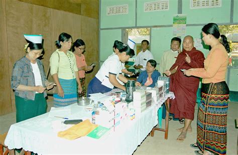 ပခုက္ကူမြို့နယ် အနောက်နံဂါတ်ကျေးရွာ၊ ဘုန်းတော်ကြီးကျောင်း၌ မျက်စိဝေဒနာရှင်များအား အခမဲ့စမ်းသပ် ခ