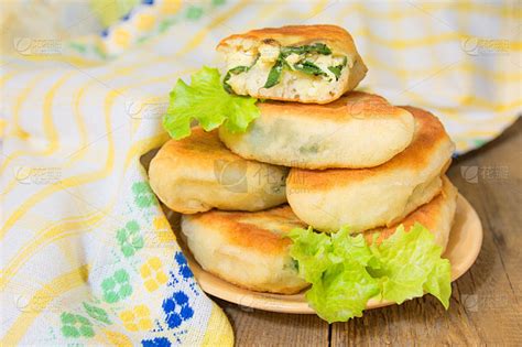 炸肉饼葱和鸡蛋