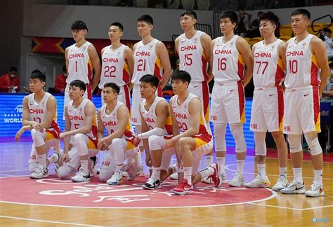 😍他来了他来了！李凯尔到来 中国男篮冲击奥运有戏吗？ 直播吧