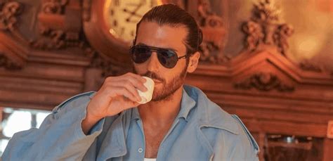 لم يعد وسيماً النجم التركي الشهير يُفاجئ الجمهور بشكله الجديد فقد 10