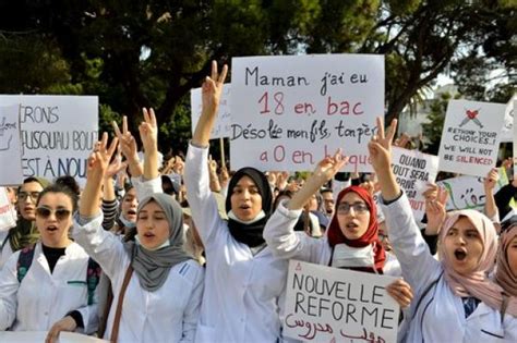 طلبة الطب الإضراب توقف والامتحانات الاستدراكية ستنطلق بتاريخ 20 شتنبر