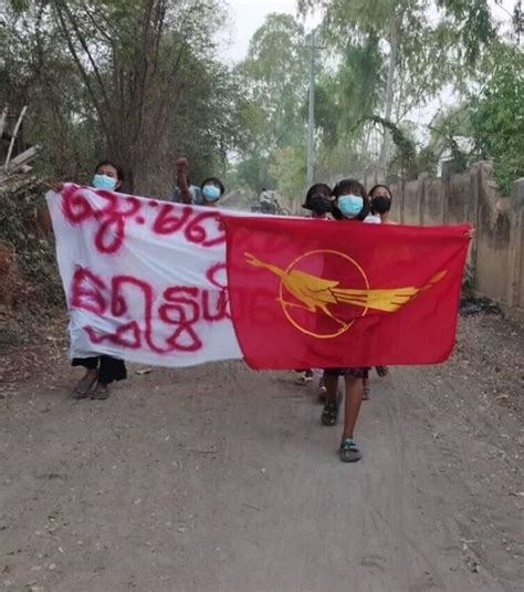 ရွှေနွယ်သွေး လူထု သပိတ်စစ်ကြောင်းက စစ်အာဏာရှင် ဖြုတ်ချရေး ချီတက် ဆန္ဒပ