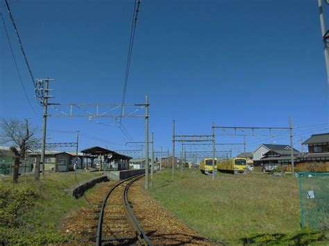 高宮駅 近江鉄道 滋賀県彦根市余りにレトロ過ぎる大胆な三角ホームが魔性的魅力を放つ多賀大社一の鳥居門前の本線多賀線の接続駅