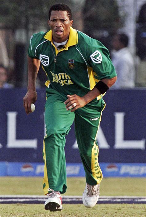 Makhaya Ntini Took 4 For 46 In His First Spell
