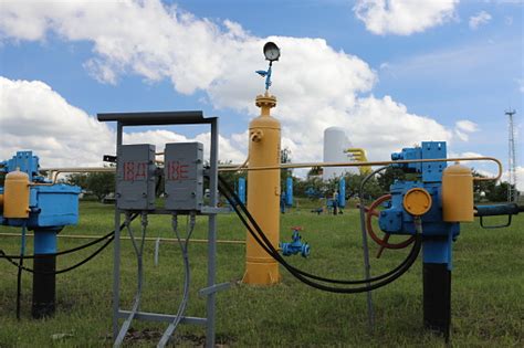 가스 운송 시스템 가스 부스터 펌핑 스테이션 가스 충전소 및 가스 탱크 전 세계 가스 운송 석유 및 가스 부문 가스 터빈 0명에 대한 스톡 사진 및 기타 이미지 Istock