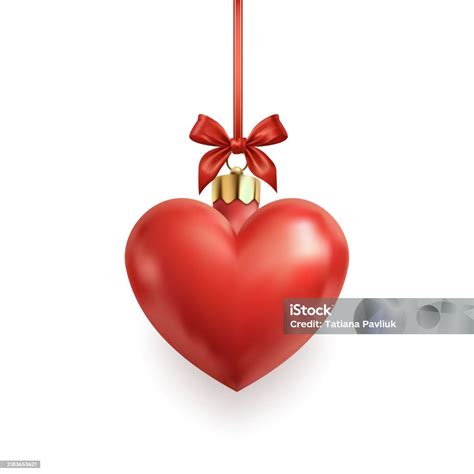3d 반짝이는 크리스마스 트리 하트 모양 유리 장난감 붉은 색 축제 활 흰색 배경에 고립 된 광택있는 하트는 휴일 장식과 인사말