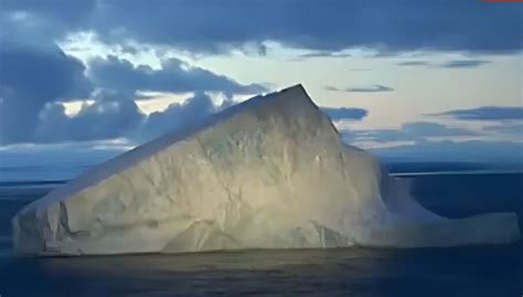 Учёные из за землетрясений в Арктике становится больше айсбергов