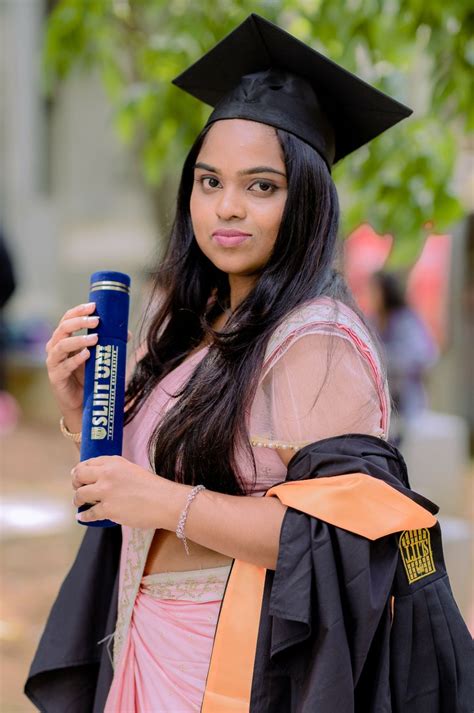 Thathsarani Diwyanjali On Linkedin Officially Graduated With A Second Class Upper Division In