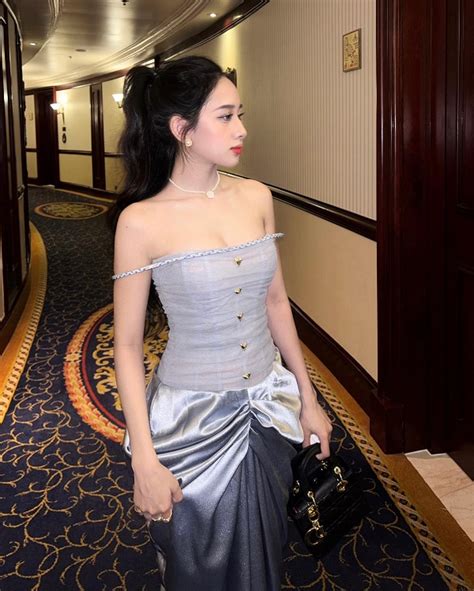 89 Ảnh Tiktoker Phan Thị Cẩm Hồng Sexy Xinh đẹp Gợi Cảm