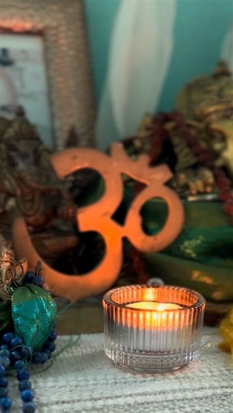 3시간의 깊은 요가 수련 만트라 자파 명상 내면의 소리에 집중하는 시간 하타요가 몸과 마음의 균형을 맞추는 움직임 프라나야마