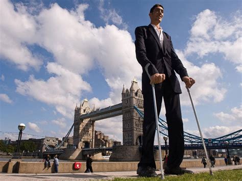 Who Is The Tallest Person In The World Right Now