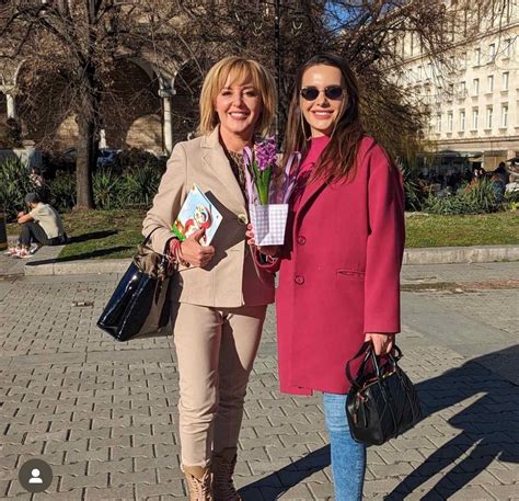 САМО В ПИК И РЕТРО Дъщерята на Мая Манолова хубавица СНИМКИ Информационна агенция ПИК