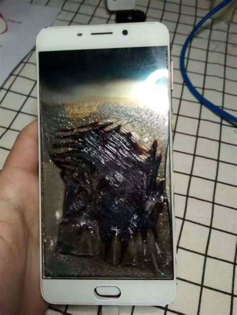 小巷子裏怎麼站著這麼多姑娘 每日頭條