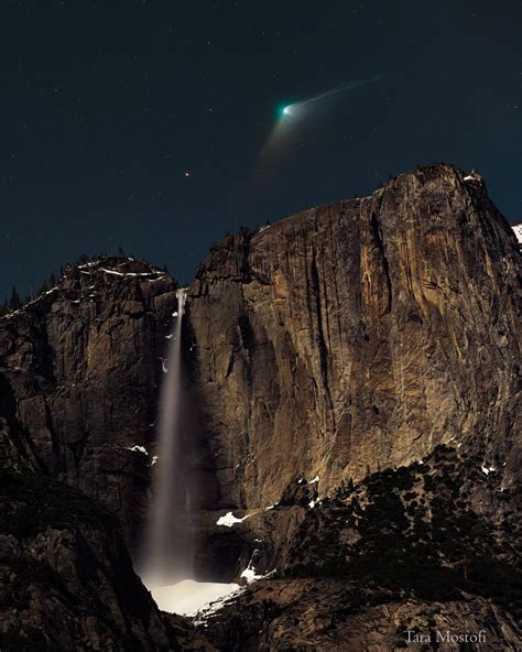 美國 yosemite 水沖 kah 天頂 ê ztf 彗星 逐工一幅天文圖
