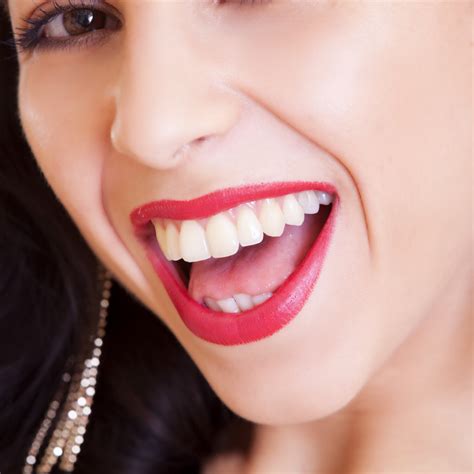 Alimentos Que Ajudam A Clarear Os Dentes Naturalmente