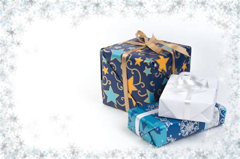 선물 상자와 격리 된 흰색 배경 복사 공간에 크리스마스를 위한 화려한 선물 0명에 대한 스톡 사진 및 기타 이미지 0명 Political Party 가문비나무