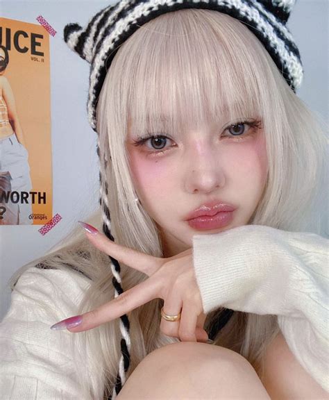 ปักพินโดย Nana ใน Looks แต่งตา ผู้หญิงน่ารัก แต่งหน้า