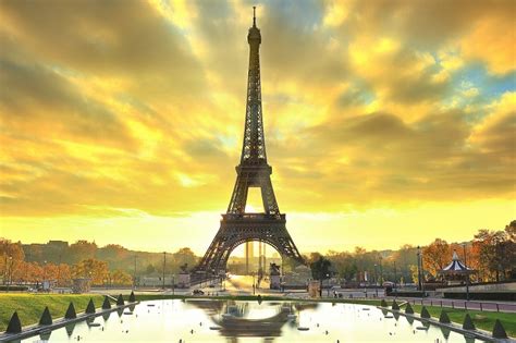 Ейфелева вежа — де знаходиться опис історія значення