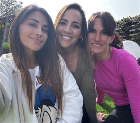 Antonela Roccuzzo Celebró Su Cumpleaños 35 Con Un Look Divertido E Informal