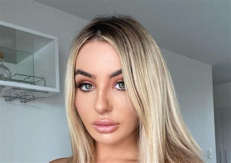 Lucie Jaid Mcconnell Feet