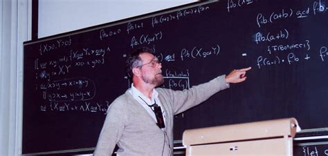 Edsger Dijkstra Conhecido Por Suas Contribuições Nas áreas De Desenvolvimento De Algoritmos E