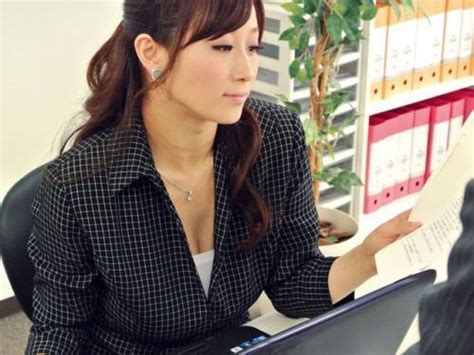 〈川上ゆう〉偉そうでムカつく四十路女上司に復讐制裁！ 無料エロ動画ラブリー